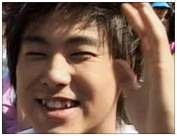 Dientes torcidos al estilo vampiro nueva moda se llama “Yaeba” en Japón ...