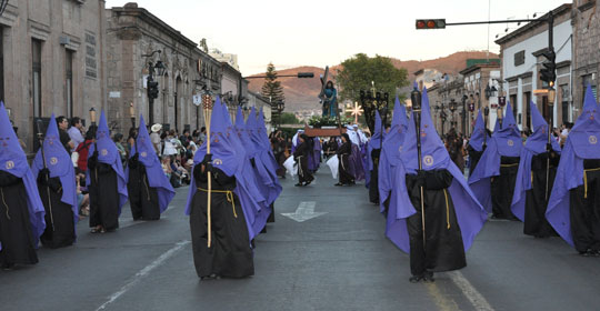 Más De 2 Mil Dolientes Participarán En La Procesión Del Silencio Este ...