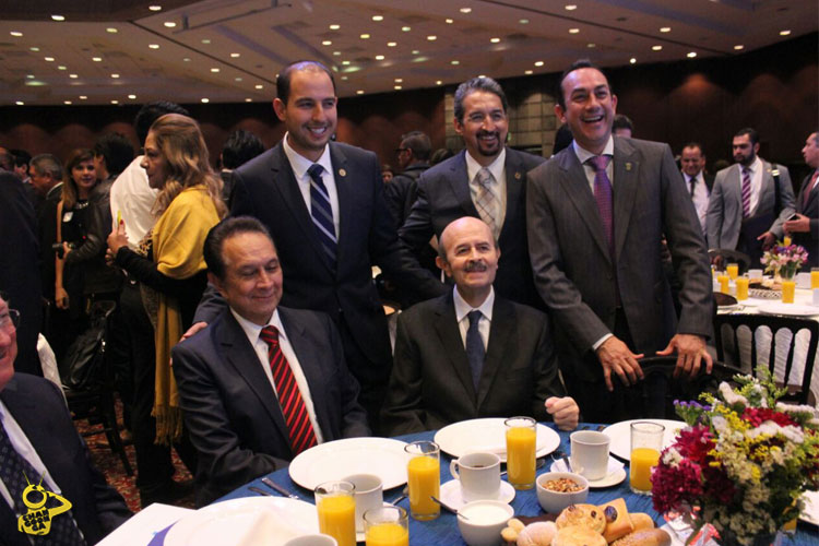 Pasarela Política De Todos Colores En Evento Convocado Por Marko Cortés ...