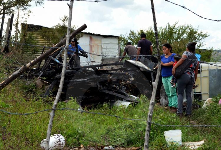 #Morelia Por Incendio Se Reduce A Carbón Jacal En Colonia Paraíso ...