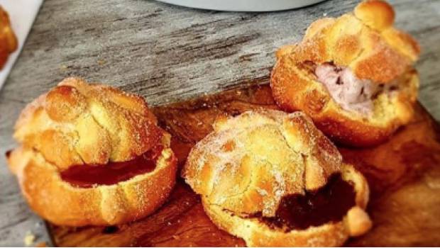 ¡Lo Que Faltaba! Llega El Pan De Muerto Relleno De Mole – Changoonga ...