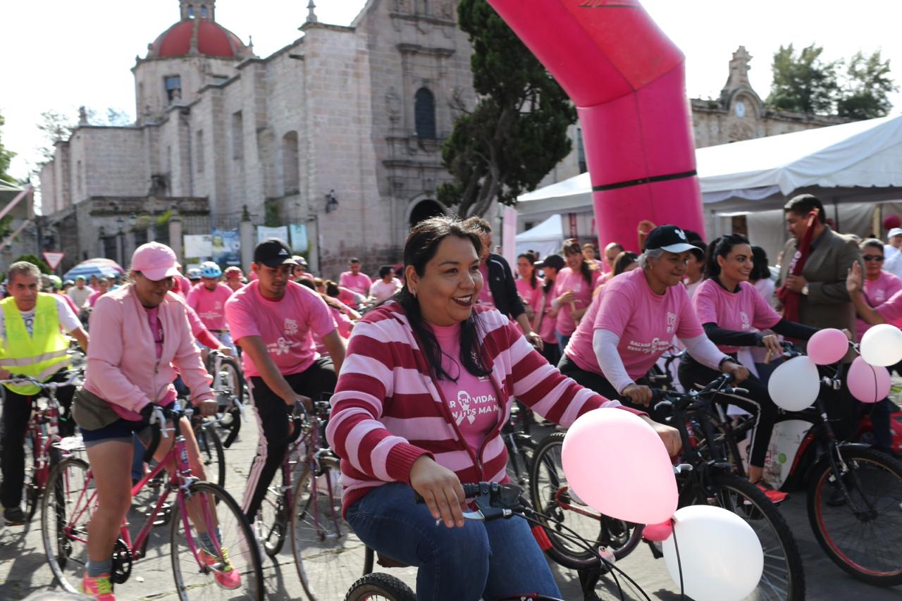 #Morelia DIF Realiza Rodada Rosa Para Concientizar Sobre Cáncer De Mama
