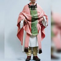 #WTF Con Sotana Rosa Sacerdote Se Declara Gay En Plena Misa