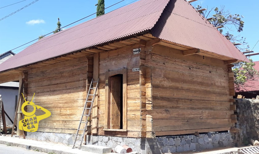 Vivir En Una ‘Troje’ En Pleno 2020: Una Vivienda Creada Por Los ...