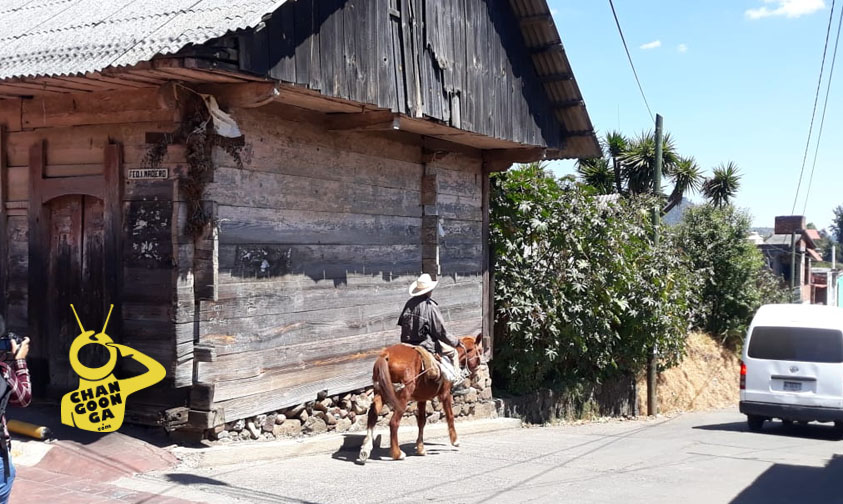 Vivir En Una ‘Troje’ En Pleno 2020: Una Vivienda Creada Por Los ...