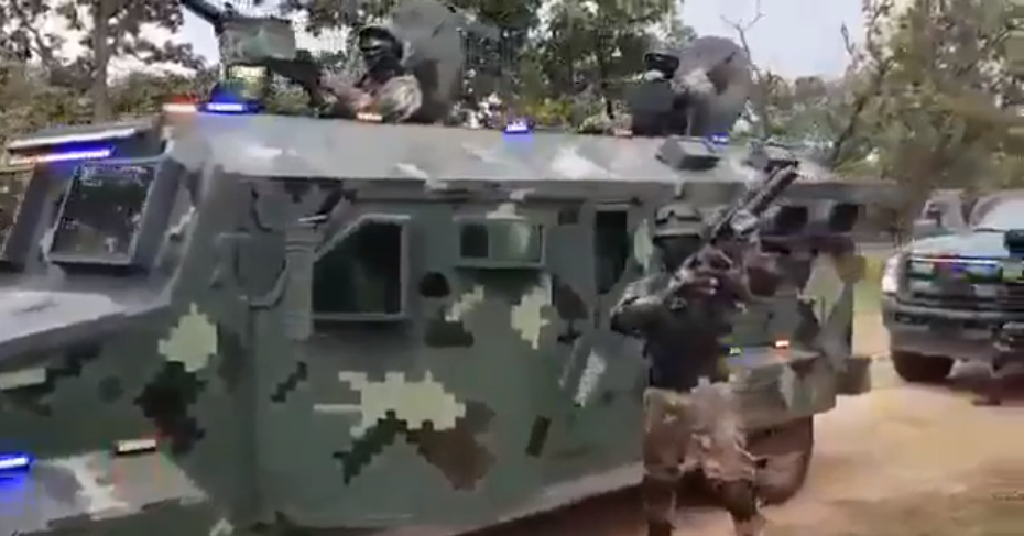 Circula Video Del CJNG Presumiendo Armas Del Ejército Y Trocas Blindadas