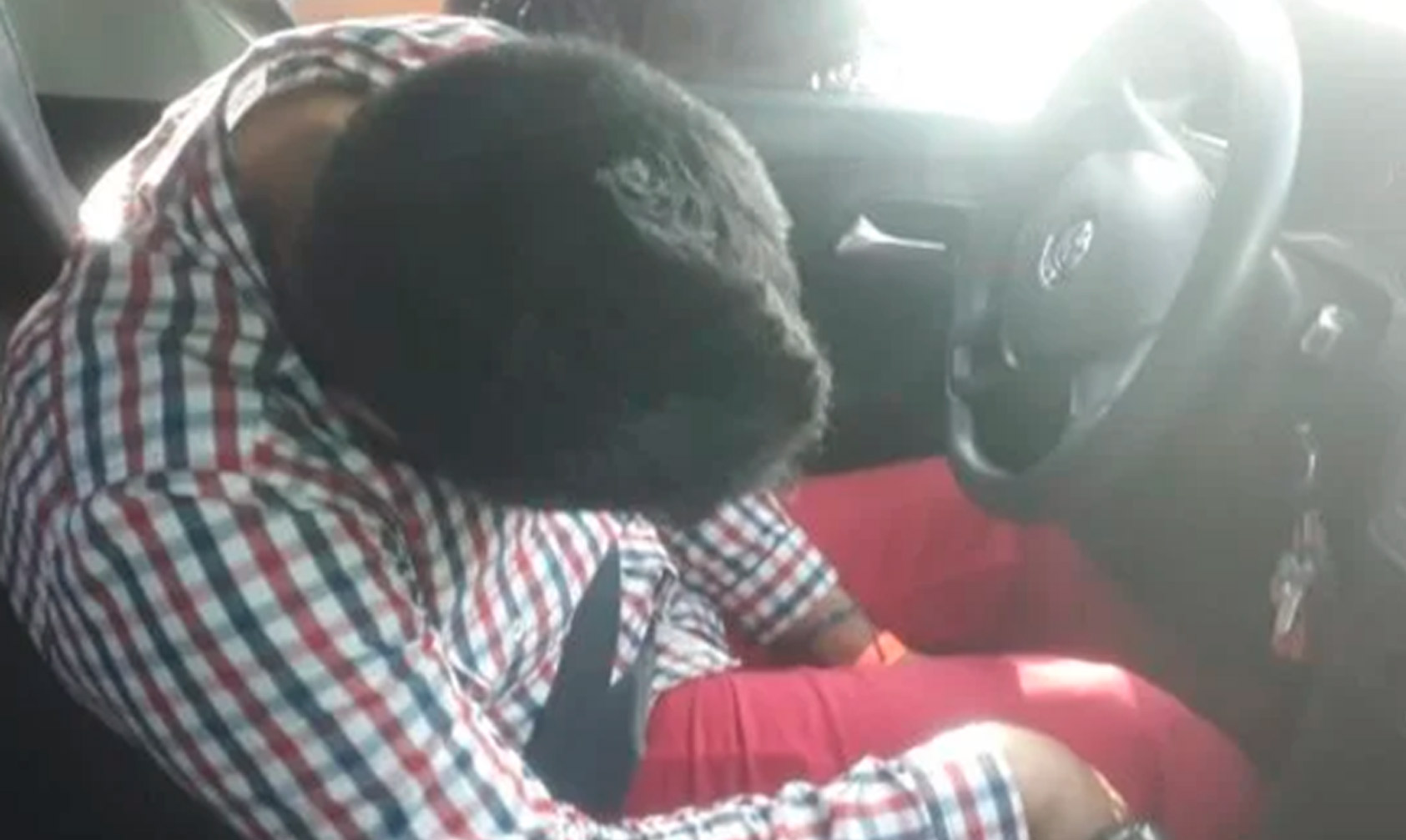 Pasa En Morelia: Vato Pedo Se Queda Dormido Mientras Manejaba