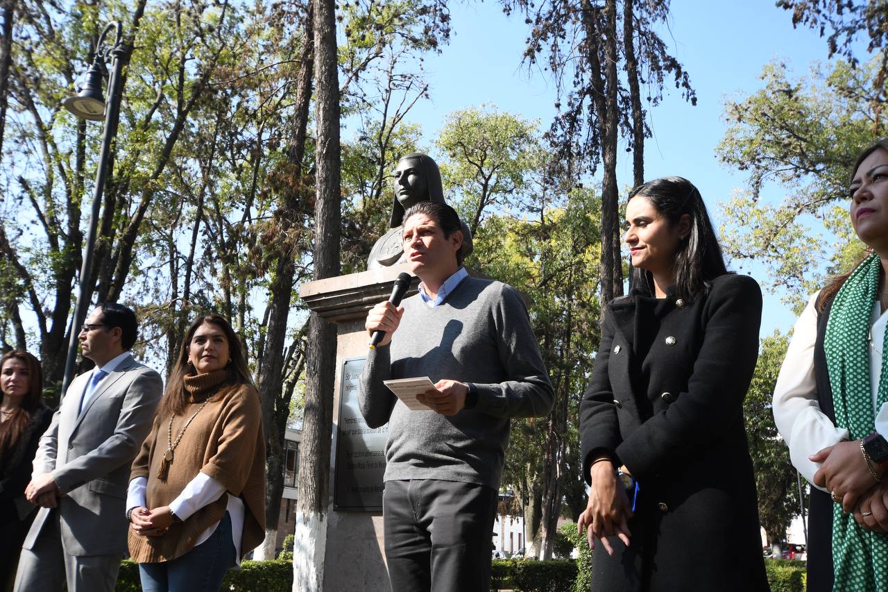 #Morelia Develan Busto De Sor Juana Inés De La Cruz