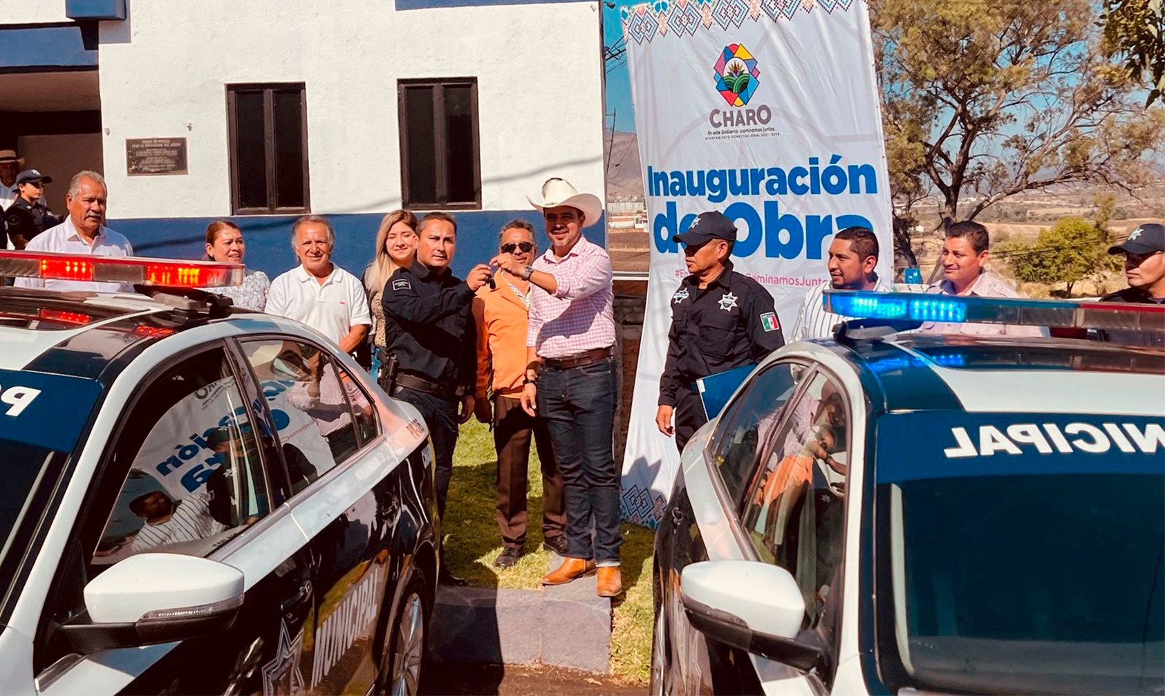 #Charo Entrega Chava Cortés Patrullas, Seguros De Vida Y Caseta De ...