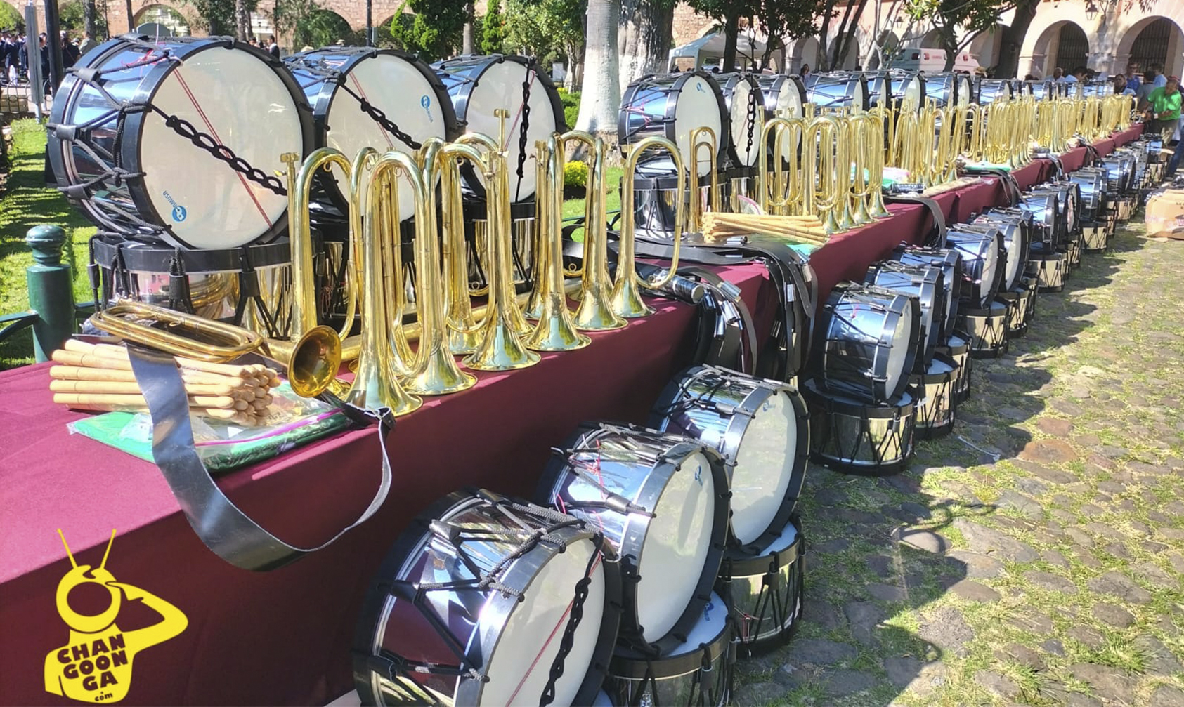 #Morelia ¡Firmes! Bedolla Reparte Corneta Con Tambor Y Equipa A 50 ...