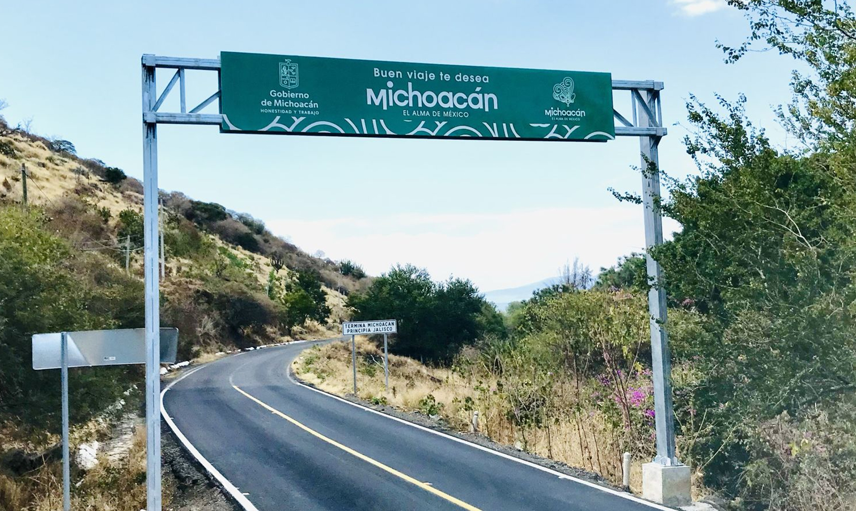 "BIenvenidos A Michoacán, El Alma De México" Dicen Los NUEVOS Letreros ...