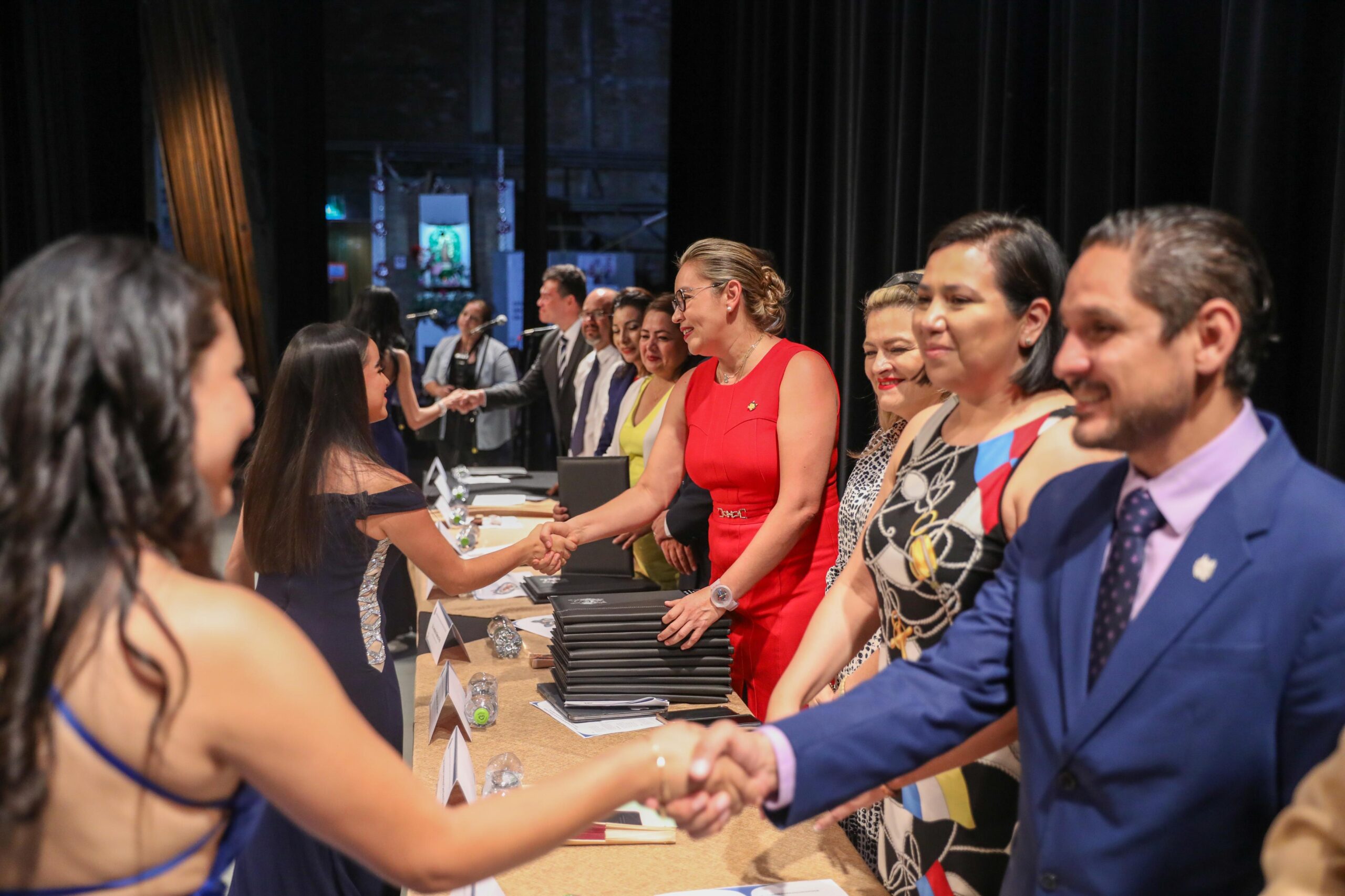 ¡Graduación Prepa 2021-24! Educación El Legado + Importante Que Deja La Familia: Rectora UMSNH ...