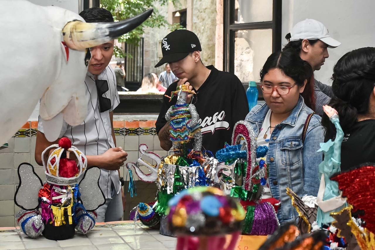 ¡Fiesta Y Tradición! Con Toritos De Petate Miniatura Arranca El 47 Aniversario De La Casa De la ...